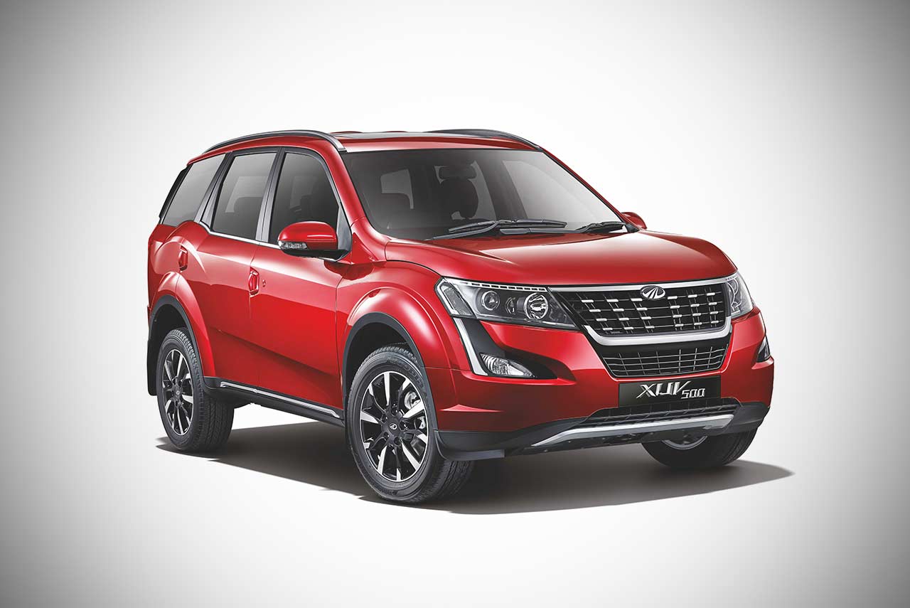 2018 Mahindra XUV500 Front Quarter - AUTOBICS 2018 Mahindra XUV500 Front Quarter - AUTOBICS